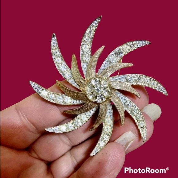 Sarah Coventry | Jewelry | Vintage Sarah Cov Sunburst Evening Comet ...